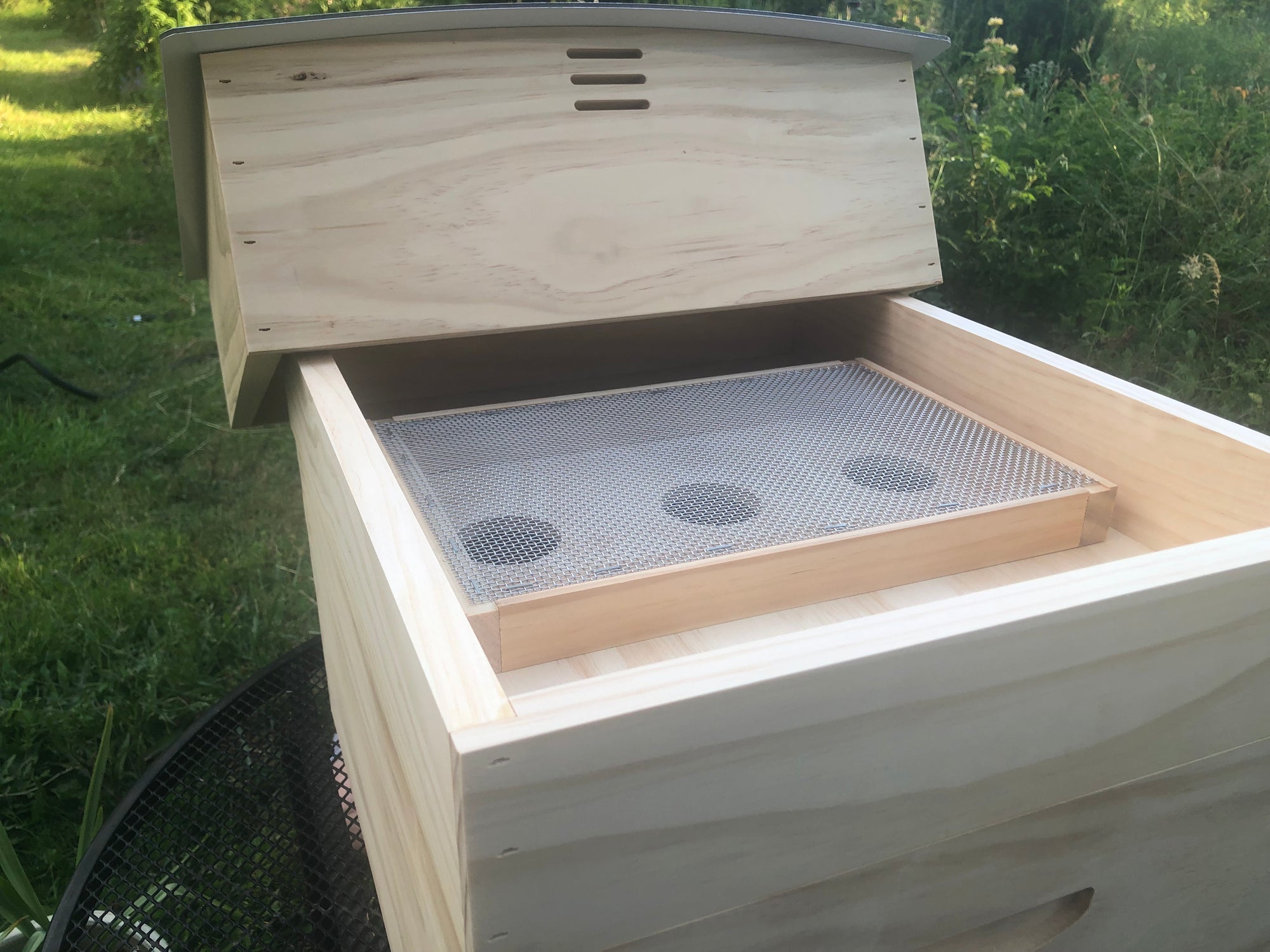 Bee Outside – HiveAndGarden